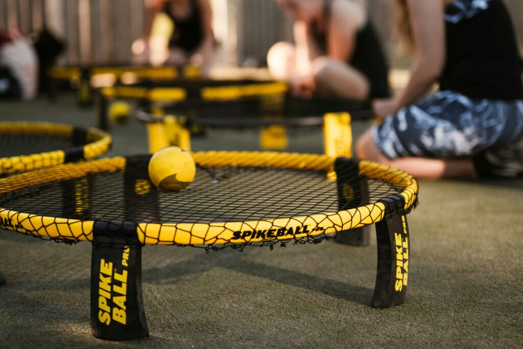 Spikeball: history, rules and anecdotes - BougeBouge